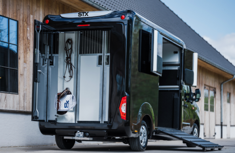 I camion per trasporto cavalli di Stephex Horsetrucks, la ...