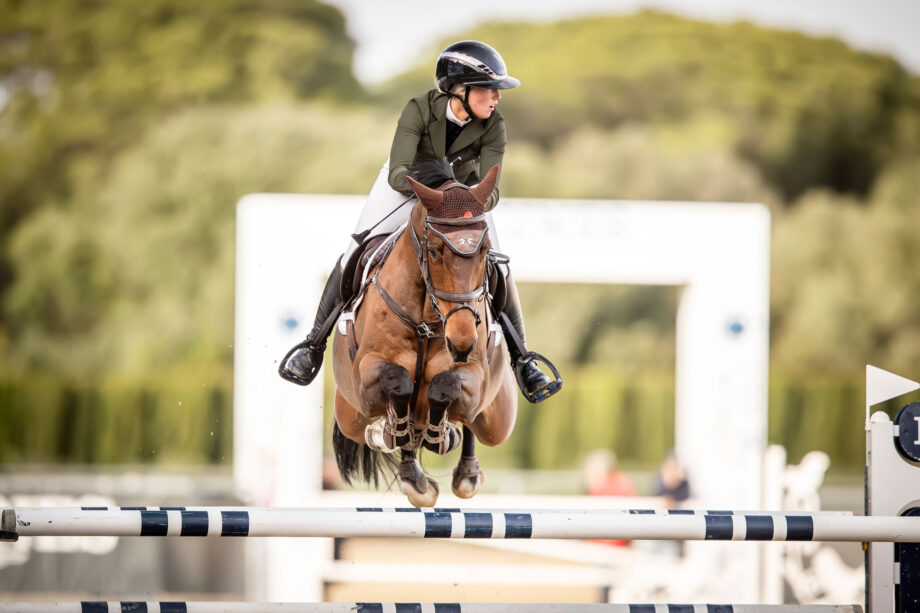 Emma Crawford vince il Royal Bliss Small Grand Prix | HorseShowJumping.tv